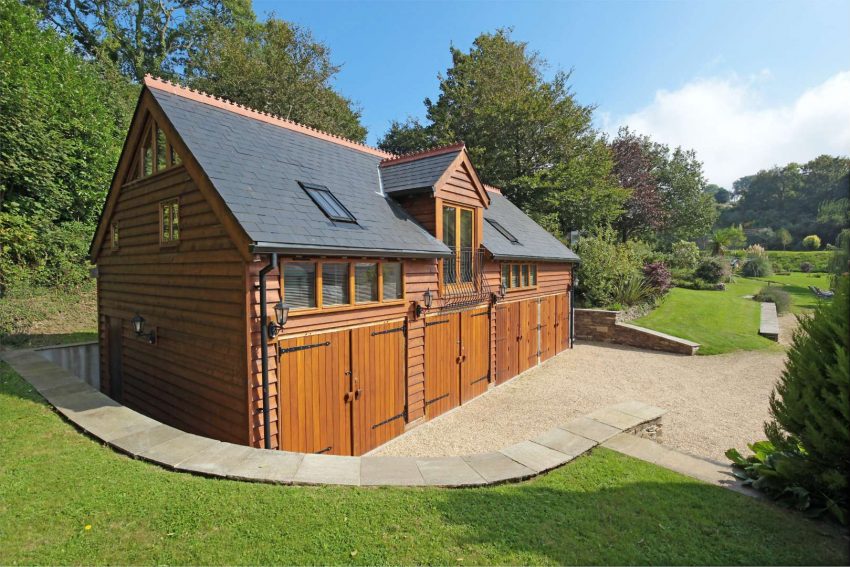 Traditional Oak Frame Garages Built in the UK | English Heritage buildings