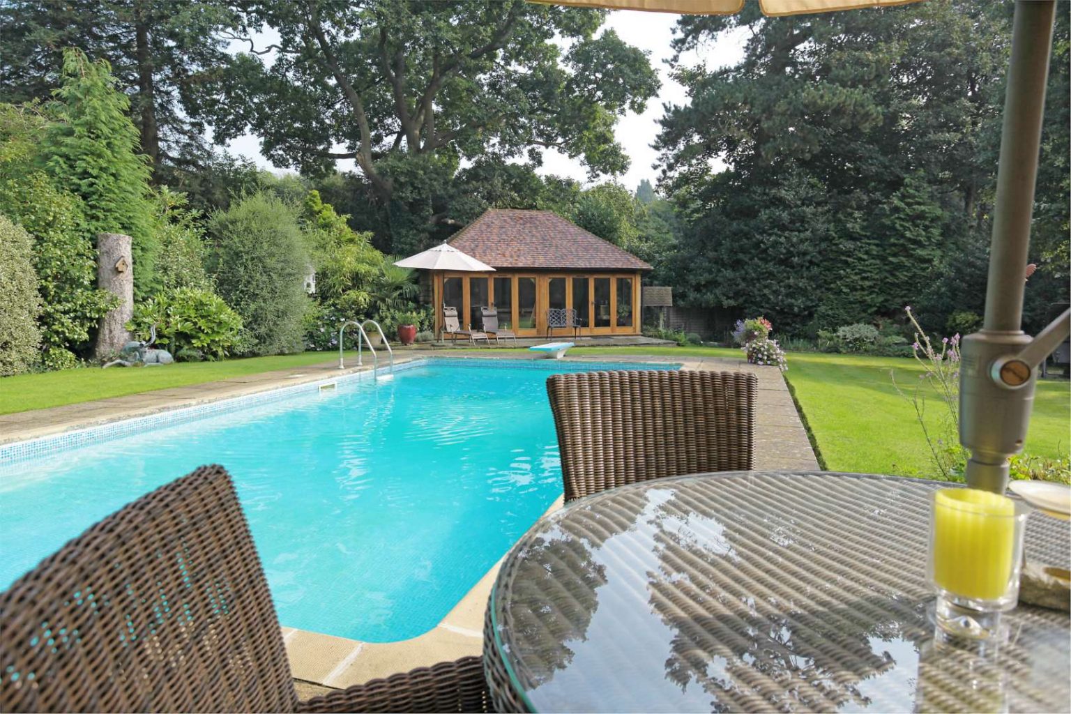 Home Leisure Buildings Built With Hand-Crafted Oak Frames | EHB