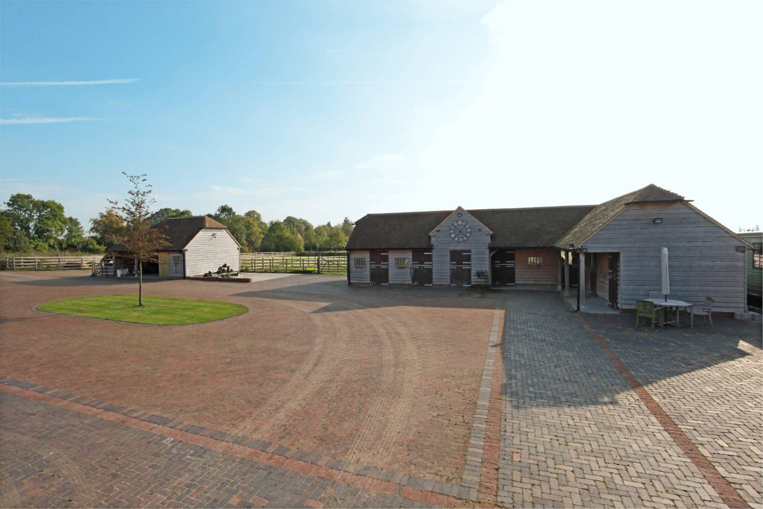 Oak Framed Complexes | Garages | Stables | Utility Buildings | EHBP ...