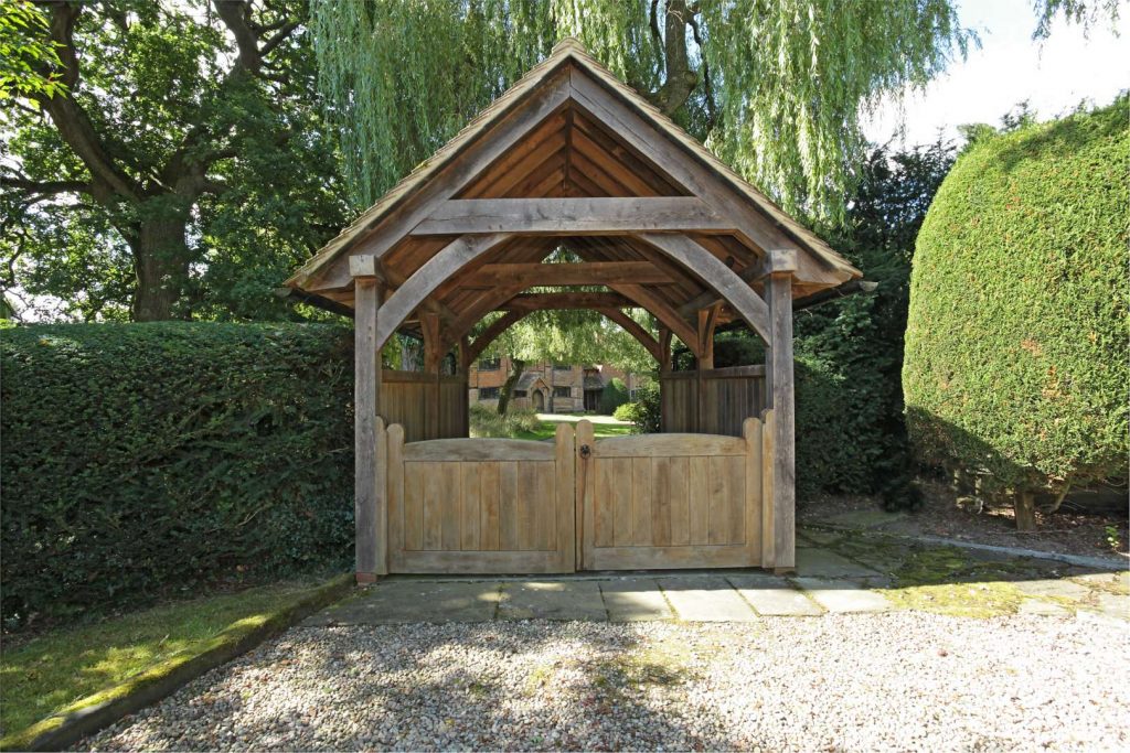 Unique/Different Oak Framed Builds | English Heritage Buildings